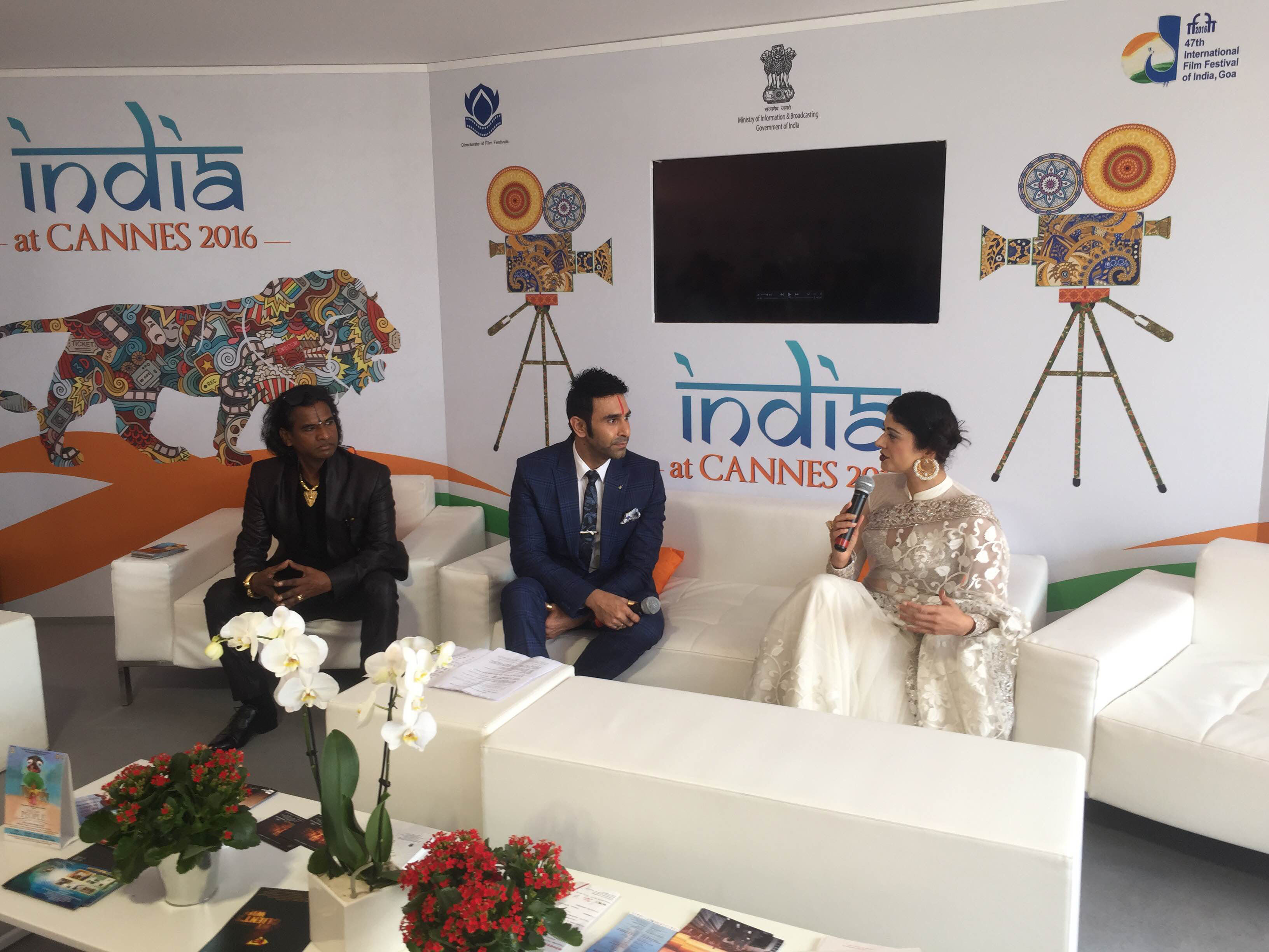 Talk by Sandip Soparrkar on dance in Bollywood impresses audience at ...