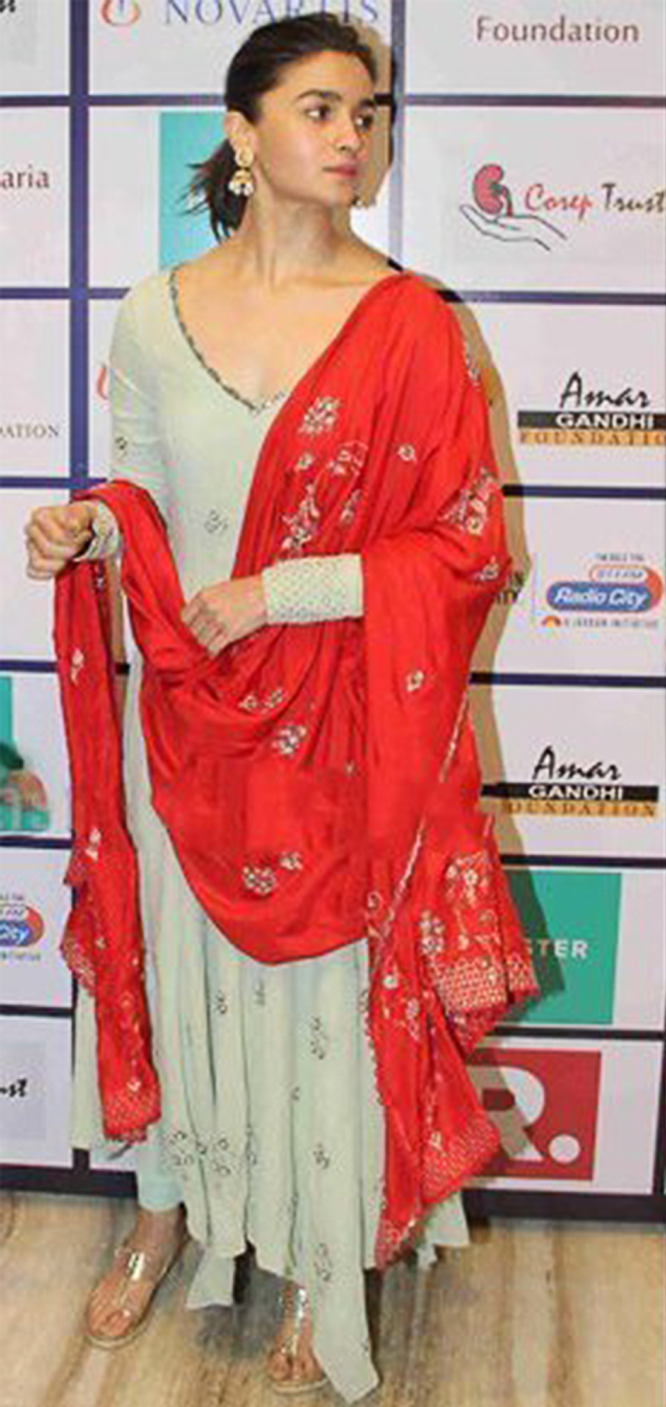 ALIA BHATT WEARS AM:PM IN FIVE GORGEOUS WAYS - Core Sector Communique